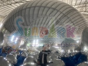 Giant Inflatable Reflective Balloon for Sale | China